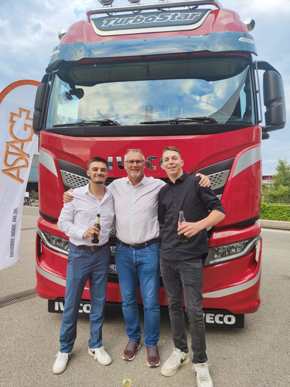 2 nouveaux apprentis diplômés à Aigle - Garage Kolly